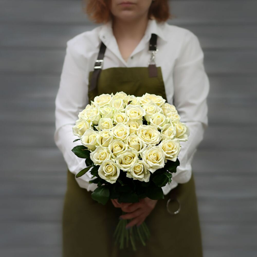 Монобукет Букет Маркет "Розы", 33 розы, белые, высота 60см, лента, прозрачная плёнка