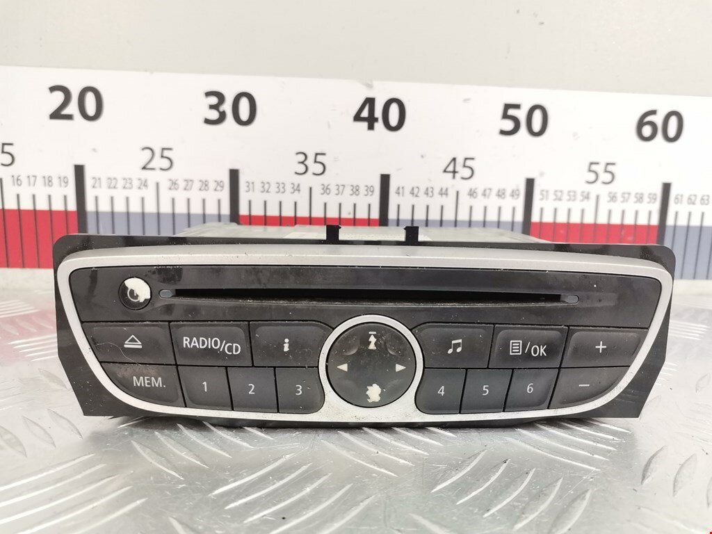 Магнитола Renault Scenic 3 281150030R арт. 1650482
