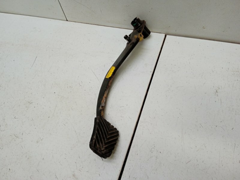 Б/У Киа Церато 1 Педаль сцепления Kia Cerato 2006 1, LD 210822 Hyundai-KIA арт. 328022F700