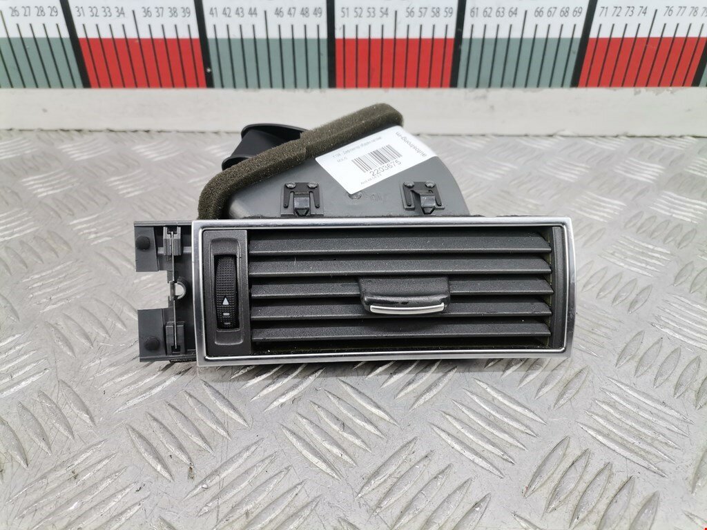 Дефлектор обдува салона Audi A6 C6 4F1820901C арт. 2203675