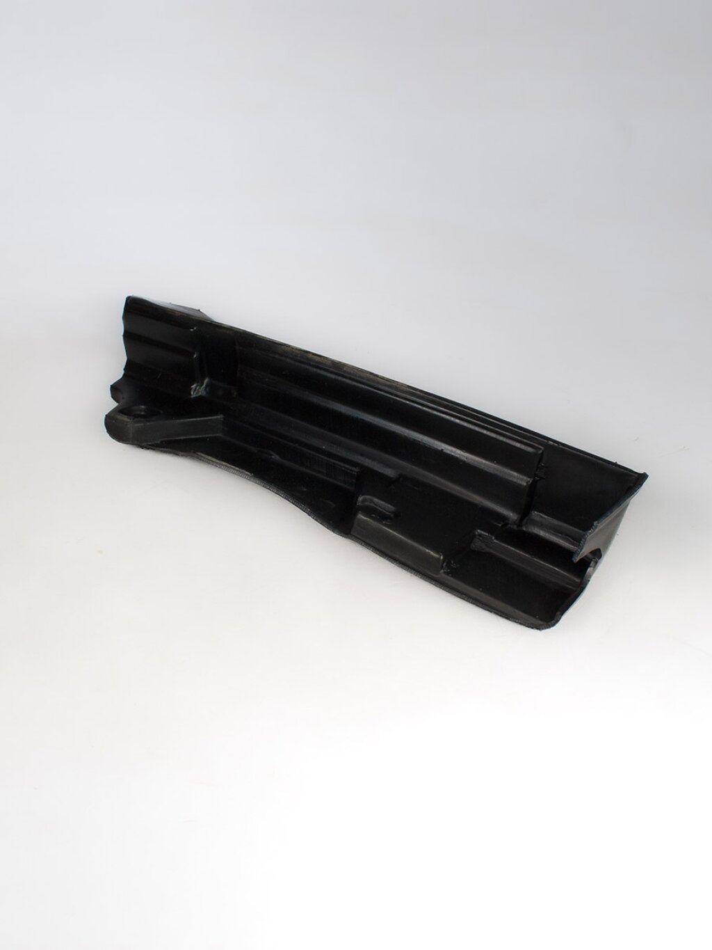 Кожух радиатора защитный левый Akrado AK253214L000