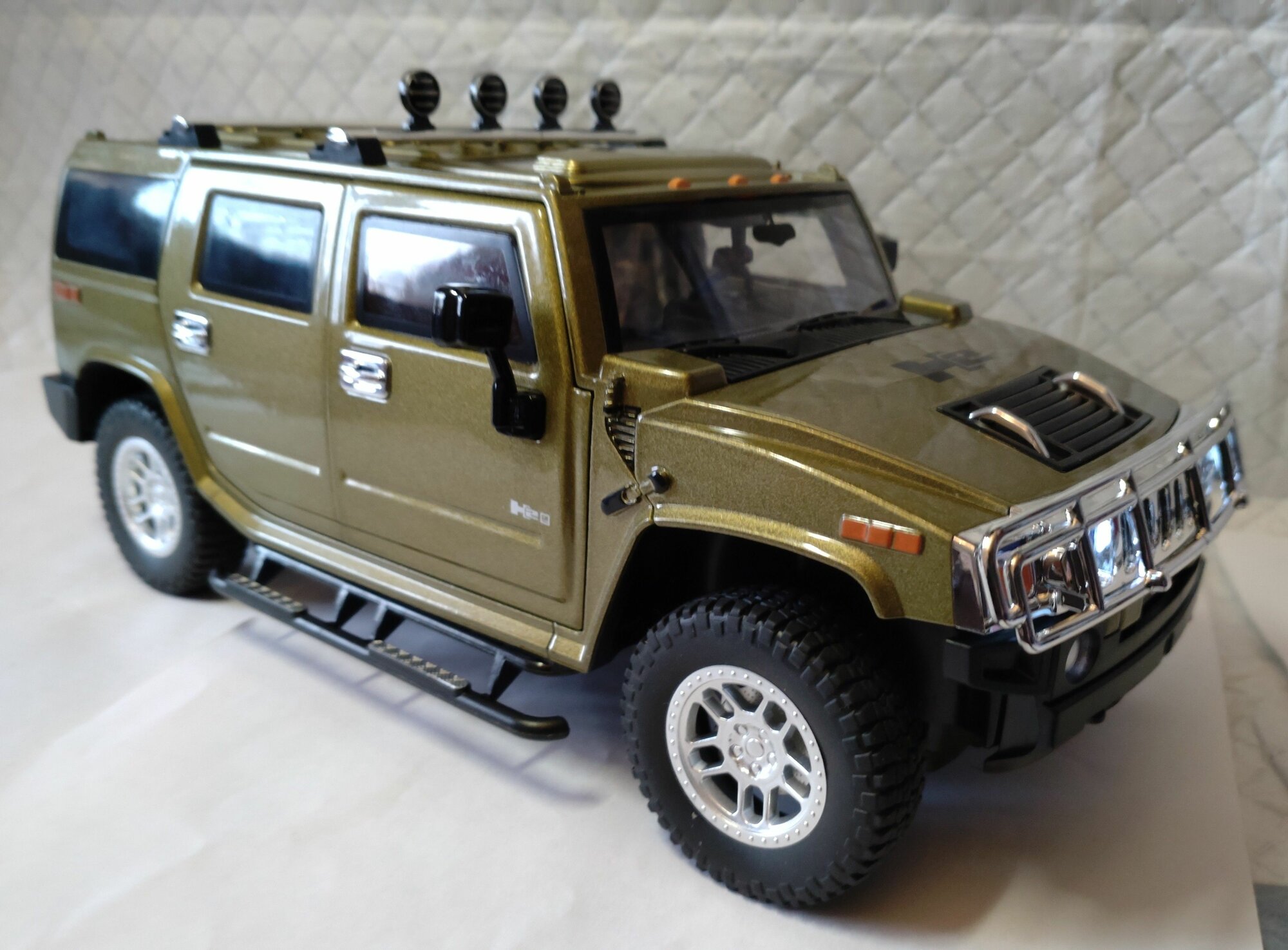 Новинка ! Коллекционная Металлическая HUMMER H2,1:18( 28 см ) Свет+звук. Всё открывается