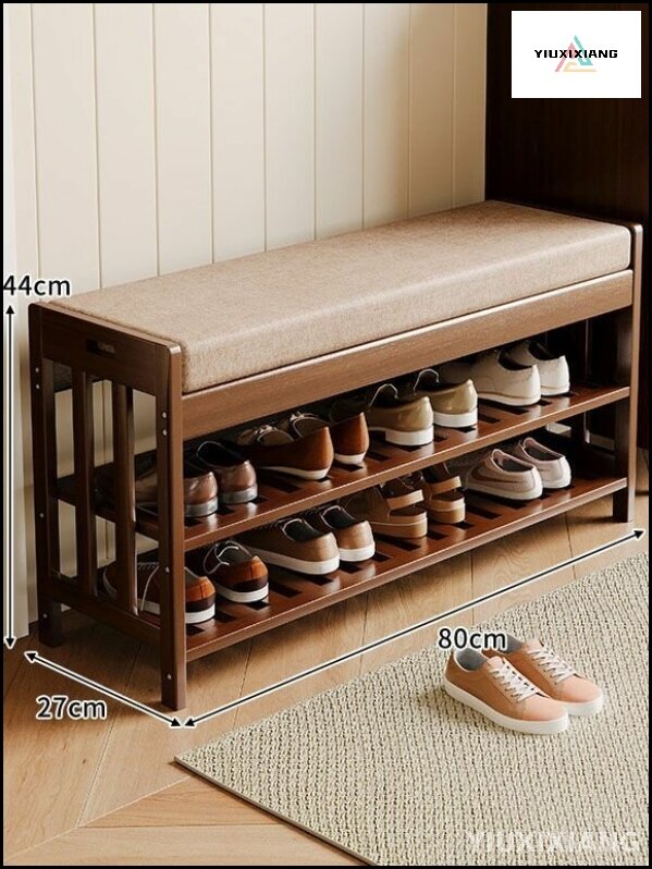 Эксклюзивная деревянная обувница со скамьей, созданная из массива, дополнена комфортным сиденьем
