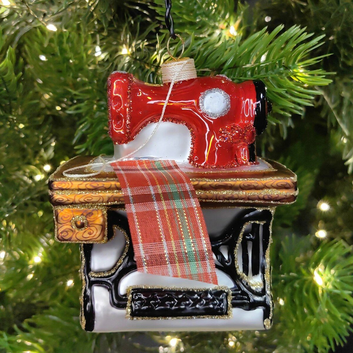 Формовая игрушка из Польши Швейная машина красная