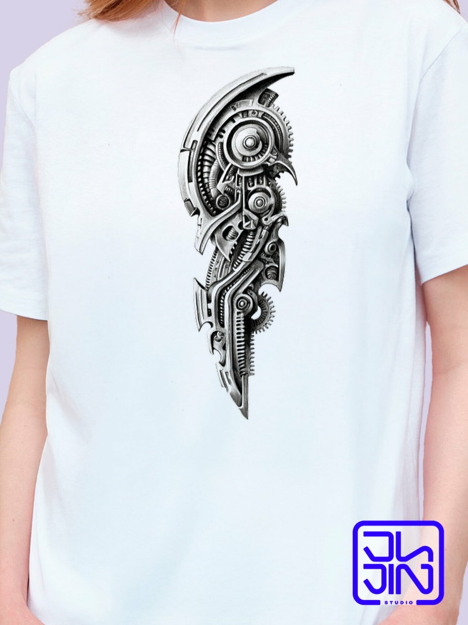 Футболка классическая женская с авторским принтом Кинжал геометрический черно-белый с винтажными шестернями и белым механизмом, белый хлопковый трикотаж с прикольным рисунком на груди