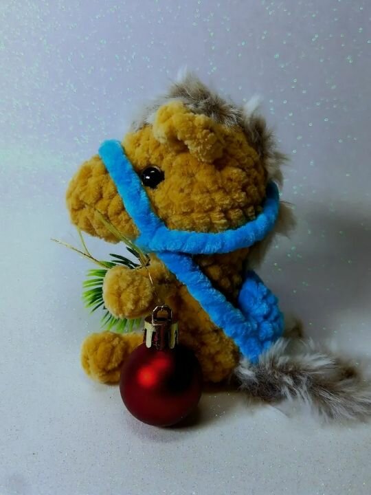 Вязаная лошадка