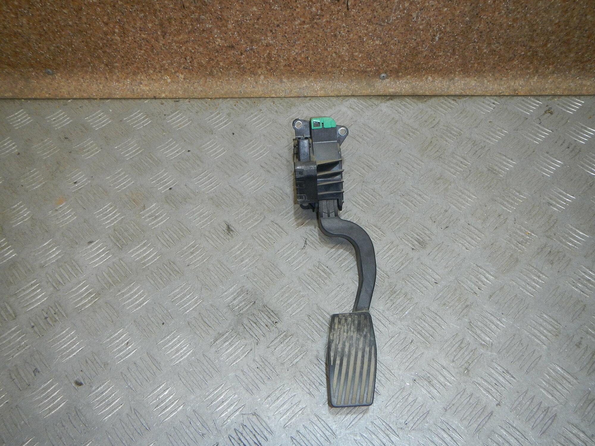 Б/У Педаль газа, Opel (Опель)-CORSA D (06-) OPEL CORSA D (06-) Без видимых повреждений. 527739 GENERAL MOTORS арт. 55702022