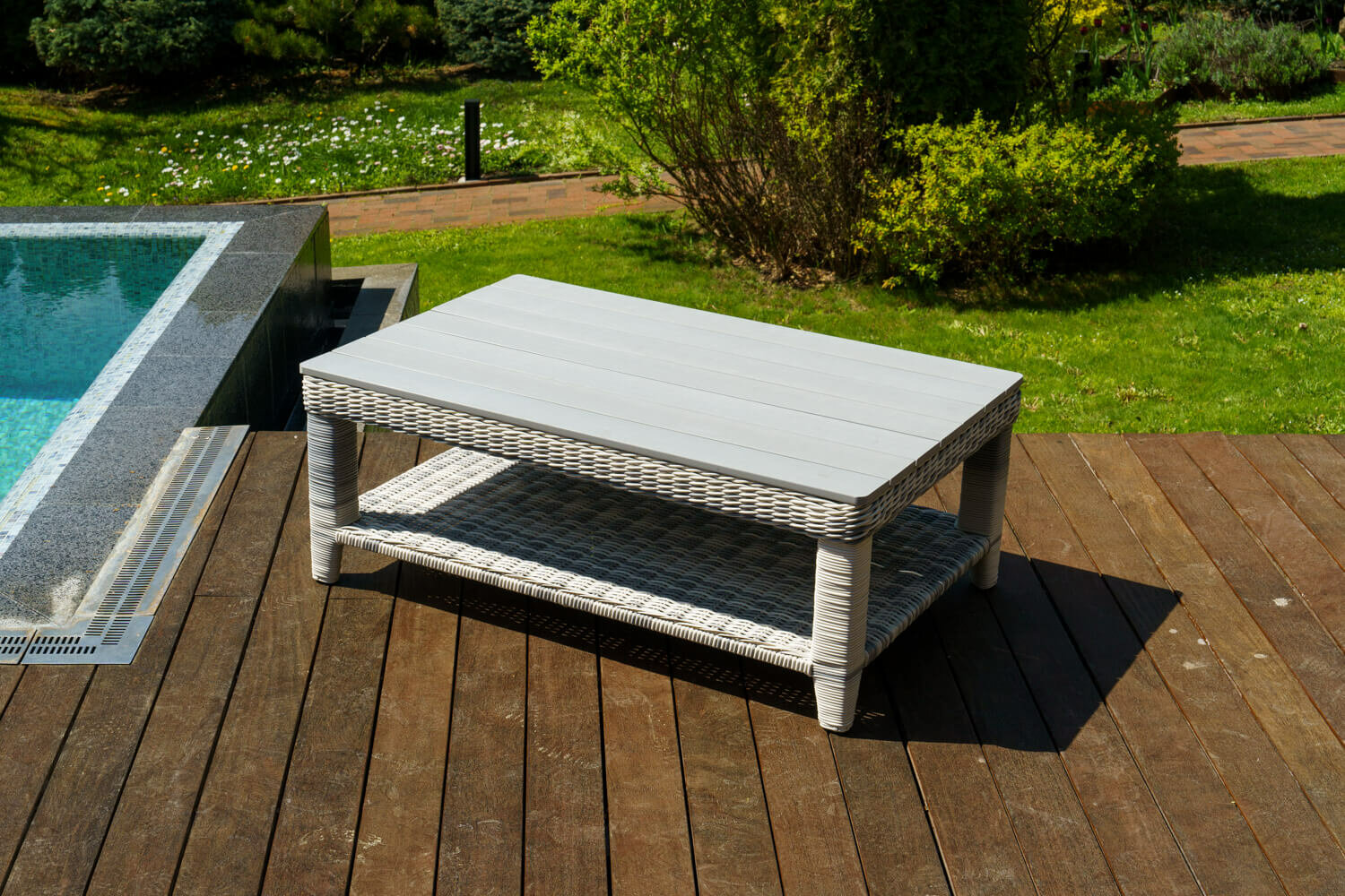 Кофейный столик Besta Fiesta "Венеция", искусственный ротанг, серый, 113 см x 70 см x 43 см