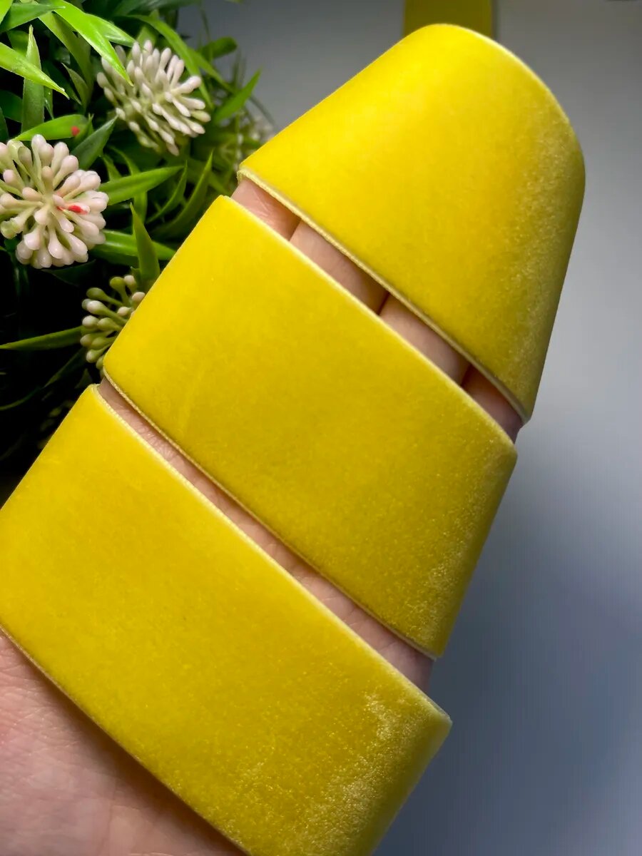 Лента бархатная широкая