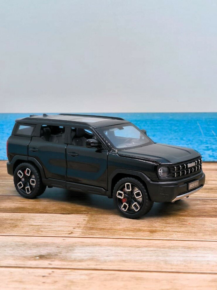 Металлическая модель автомобиля Haval H3 с световым и звуковым сопровождением. Масштаб 1:24