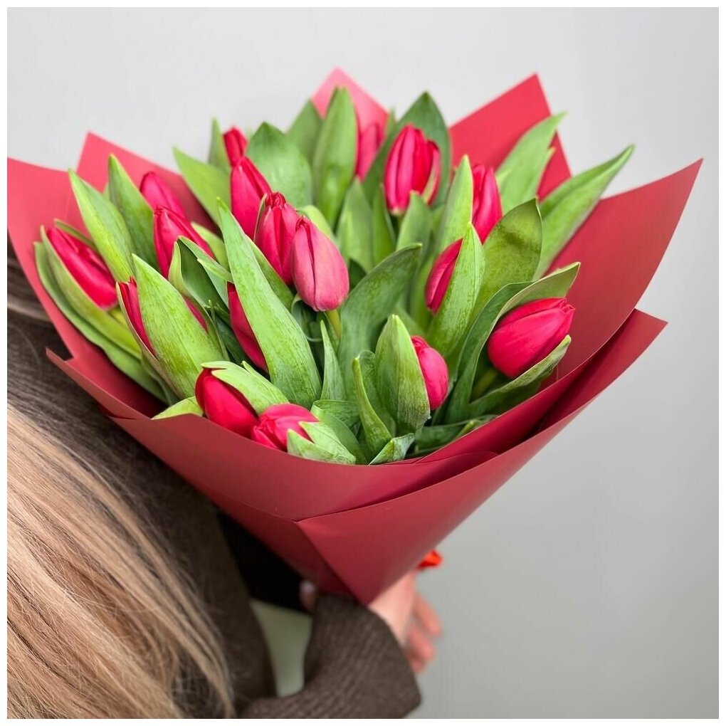 Букет Well Flowers "На 8 марта", тюльпаны, круглый, красный, XXL свежий букет цветов