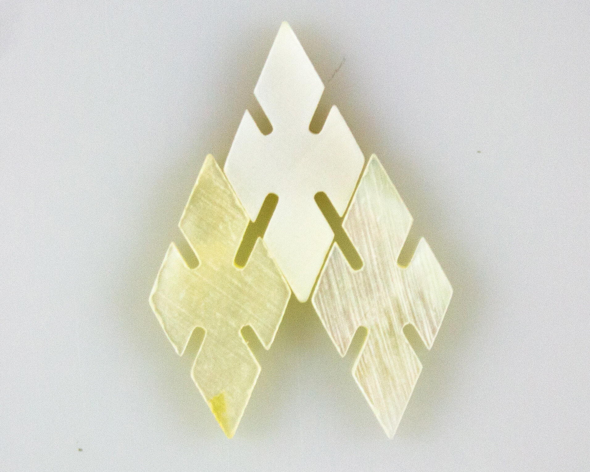 Инлей натуральный перламутр, ромбы, размер 5X2мм