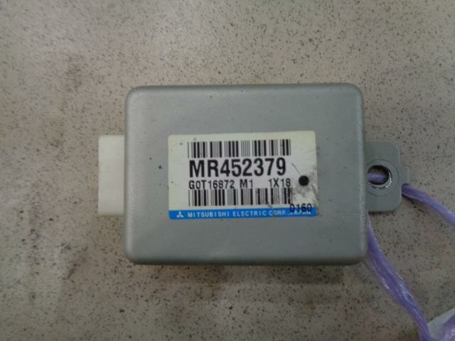 Блок управления круиз-контроля от Mitsubishi Pajero, Montero 3 1999-2006