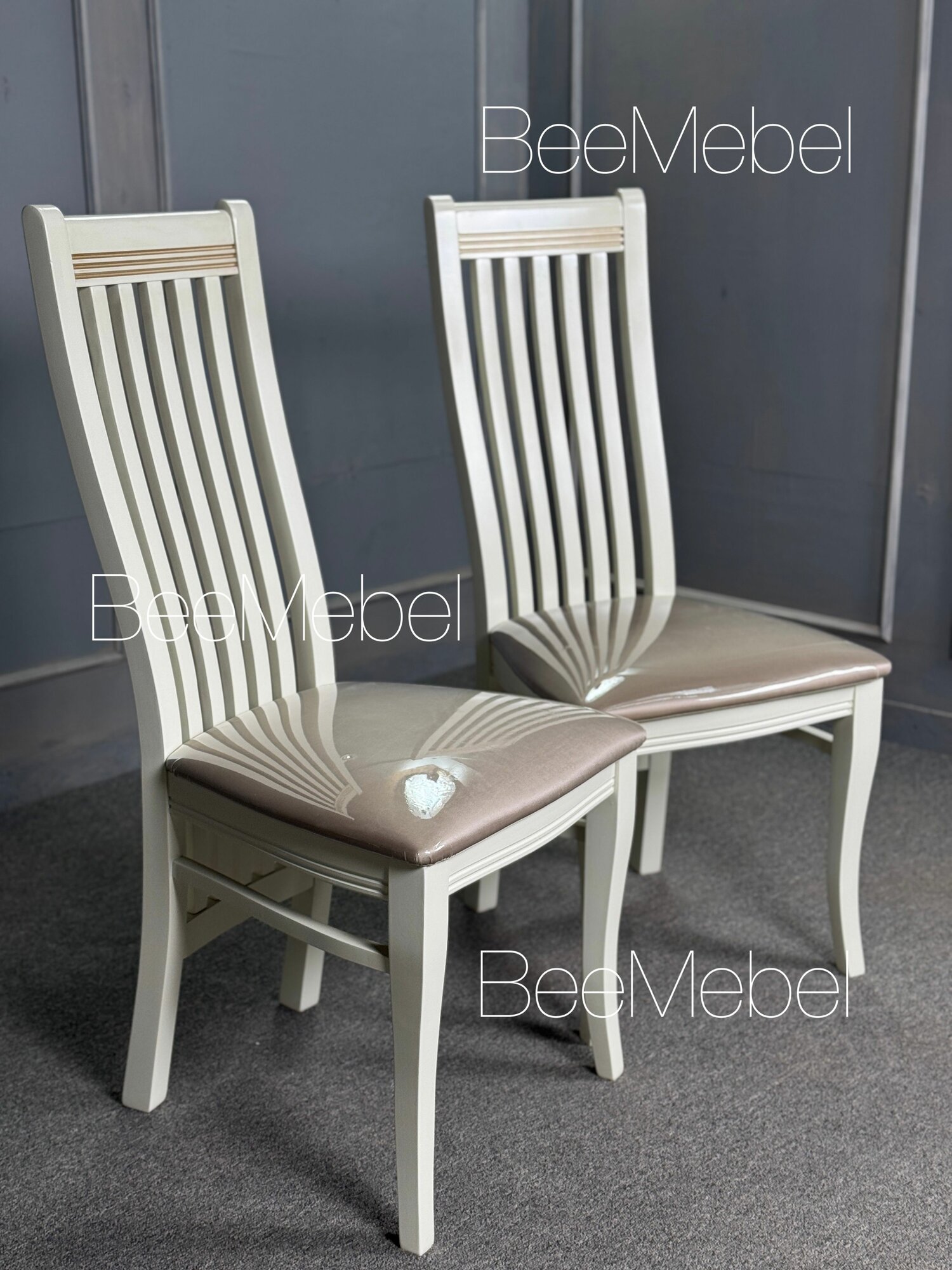 Стул с деревянной спинкой 2шт