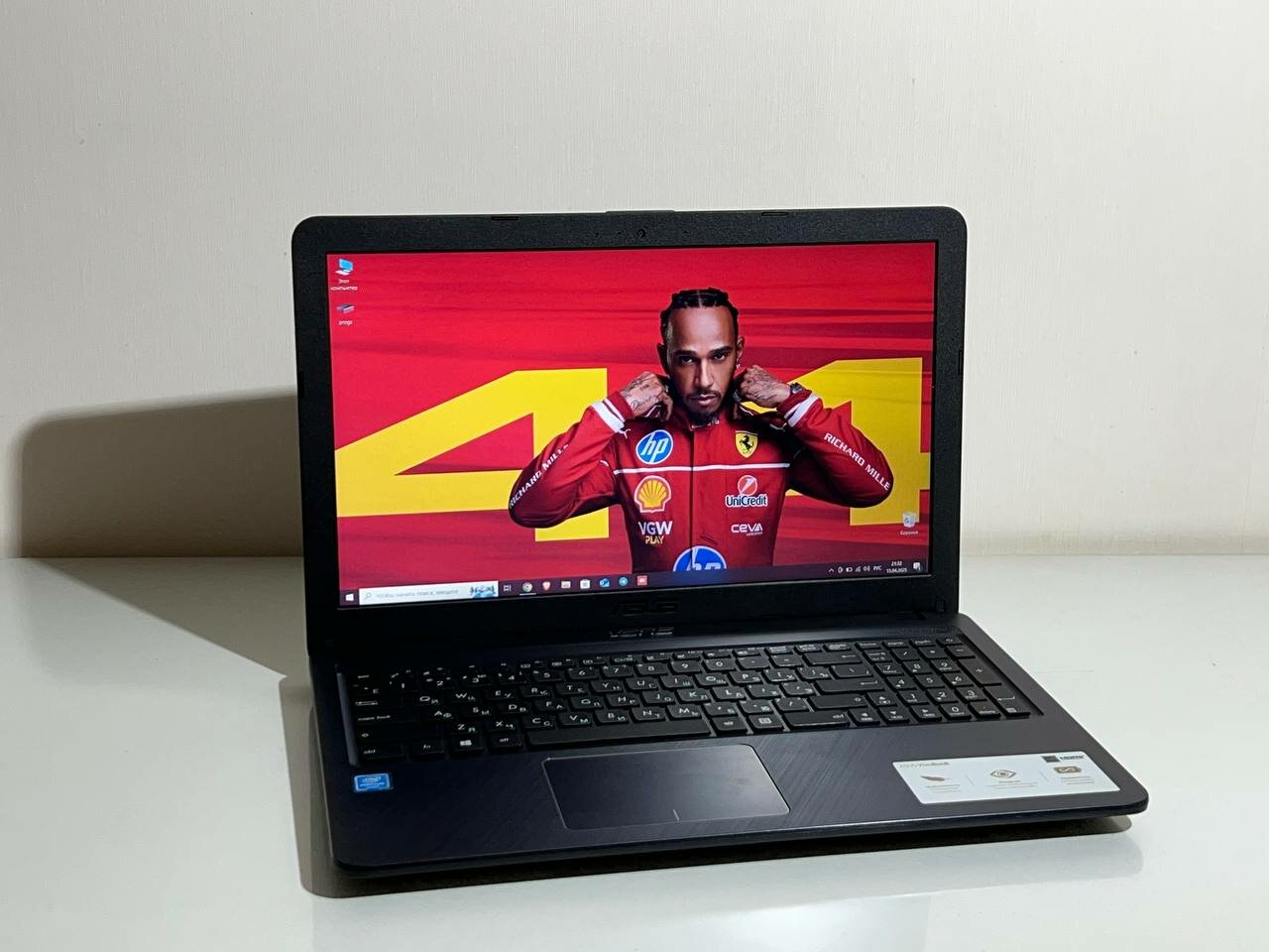 15.6" ноутбук Asus, Intel Core Pentium 5030 3.1 ГГц, RAM 4 ГБ DDR4, SSD 128, UHD Graphics 605 - 1 ГБ, Windows 10, FullHD 1920x1080