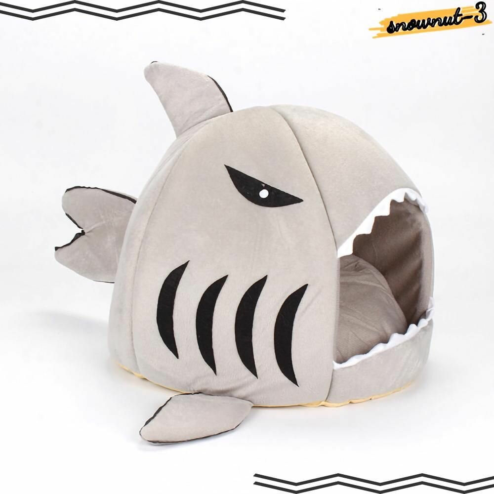 Дом для кошек в форме акулы