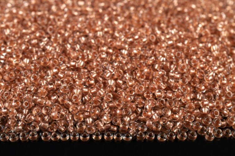 Бисер чешский PRECIOSA круглый 10/0 38918 прозрачный, коричневая линия внутри, 1 сорт, 50г