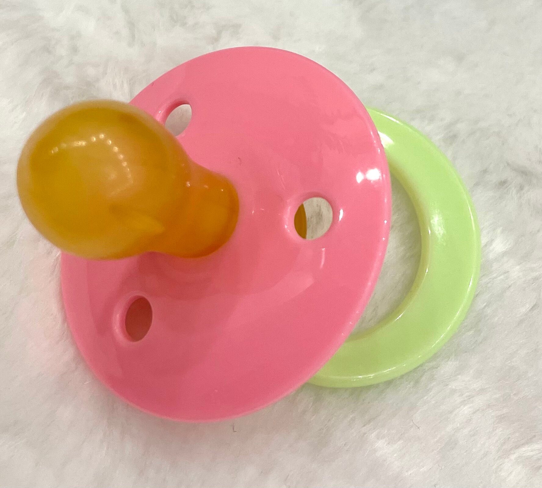 Соска-Пустышка для новорожденного латексная круглая Мой малыш №1 0-6месяцев нежно розовая с зеленым колечком