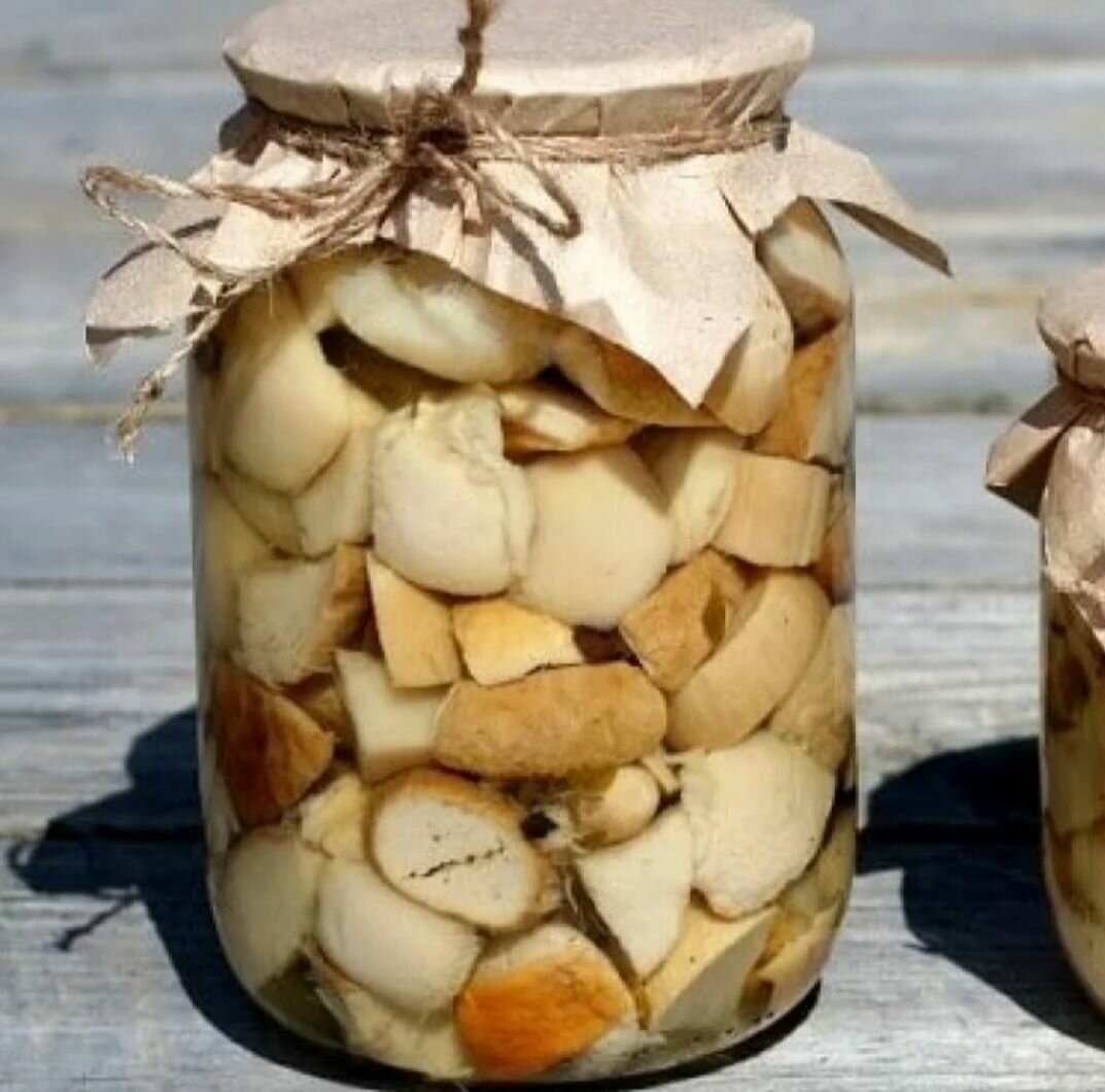 Грибы белые маринованные 1л.