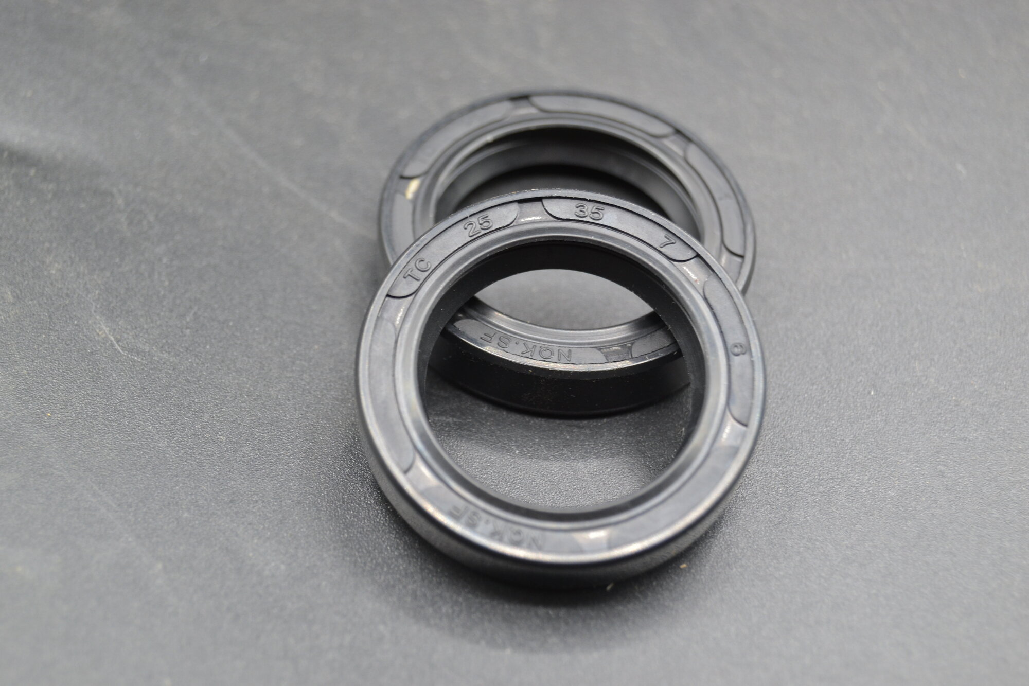 Манжеты сальники 25x35x7 (2шт)