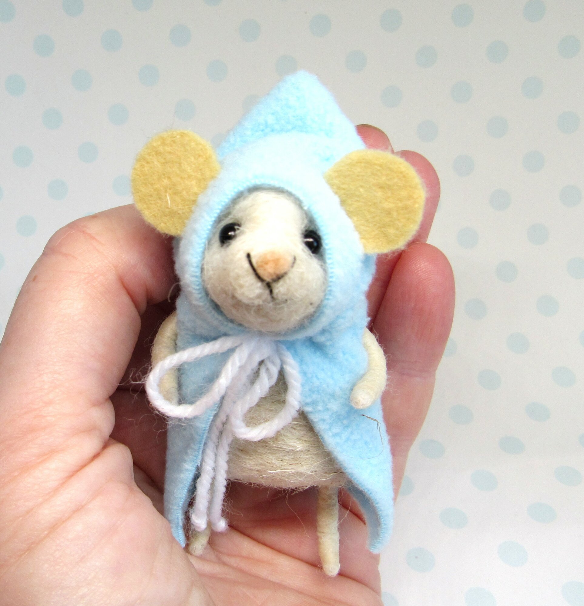 Сувенир. Мышка в плаще. Ручная работа