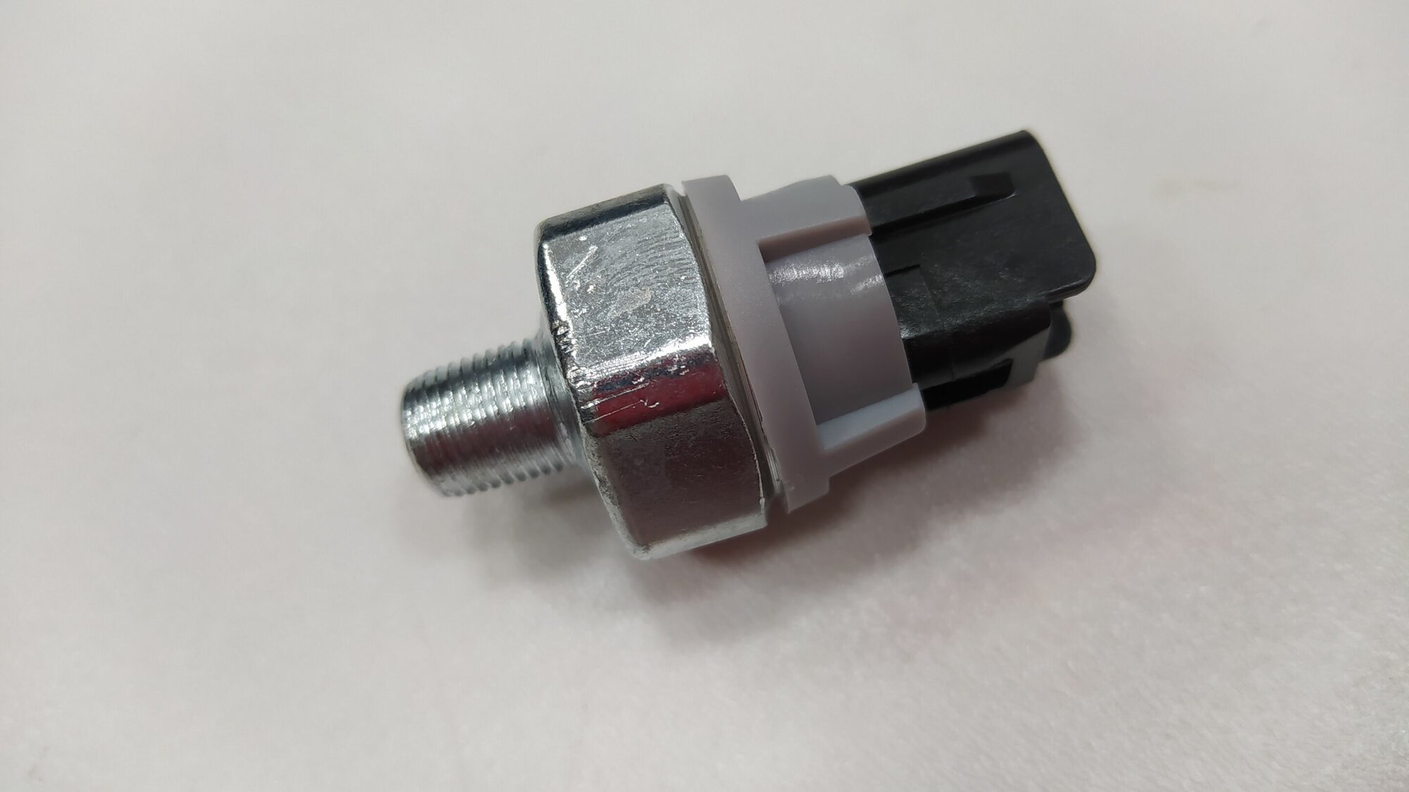 Датчик давления масла Geely Emgrand EC7 [1.8 16V 5MT хетчбэк] 1136000185