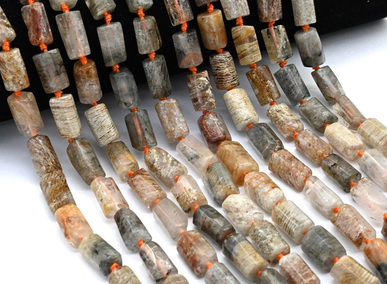Бусины из кварца рутилового цилиндр с гранями 8*15мм, 39см, 23 бусины .