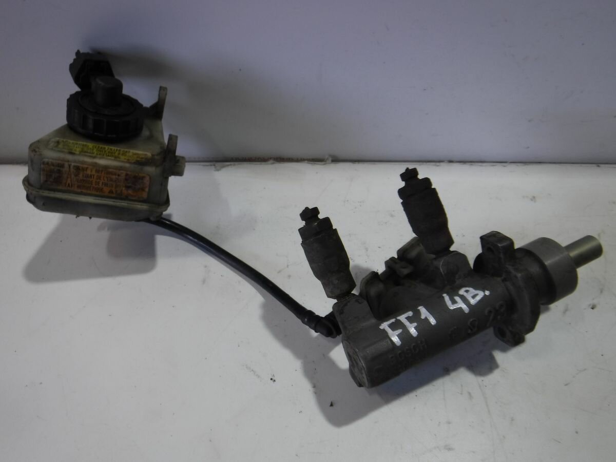 Цилиндр тормозной главный Ford Focus I (1998—2004) 310048