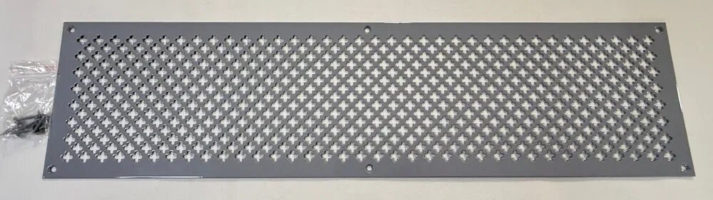 Решетка плоская оцинкованная, габарит 600х150мм, перфорация Цветок 10мм,