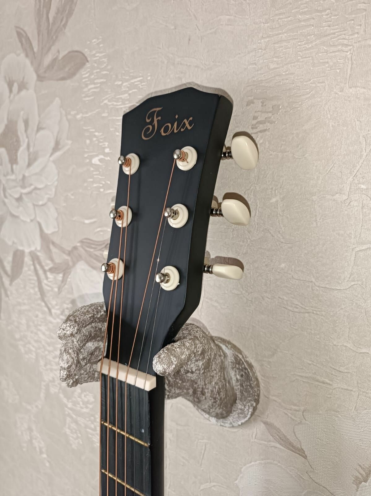 Держатель настенный для гитары правая - грунт-кварц