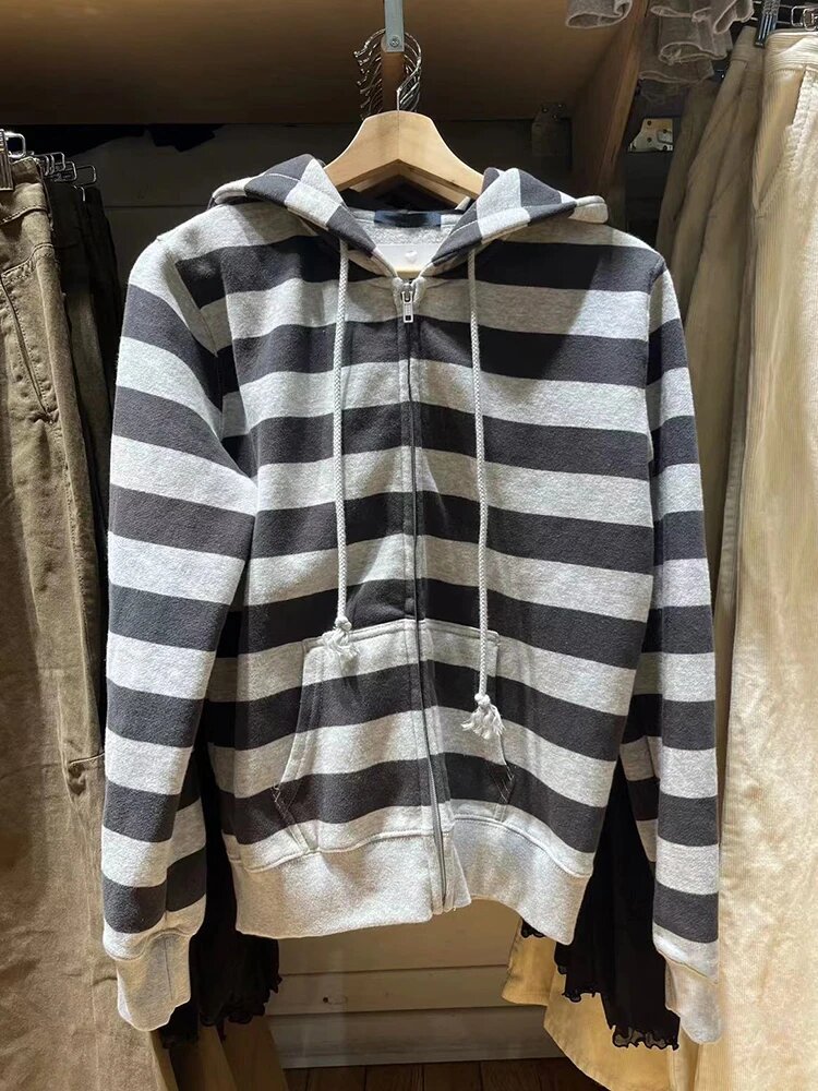 Толстовка спортивная