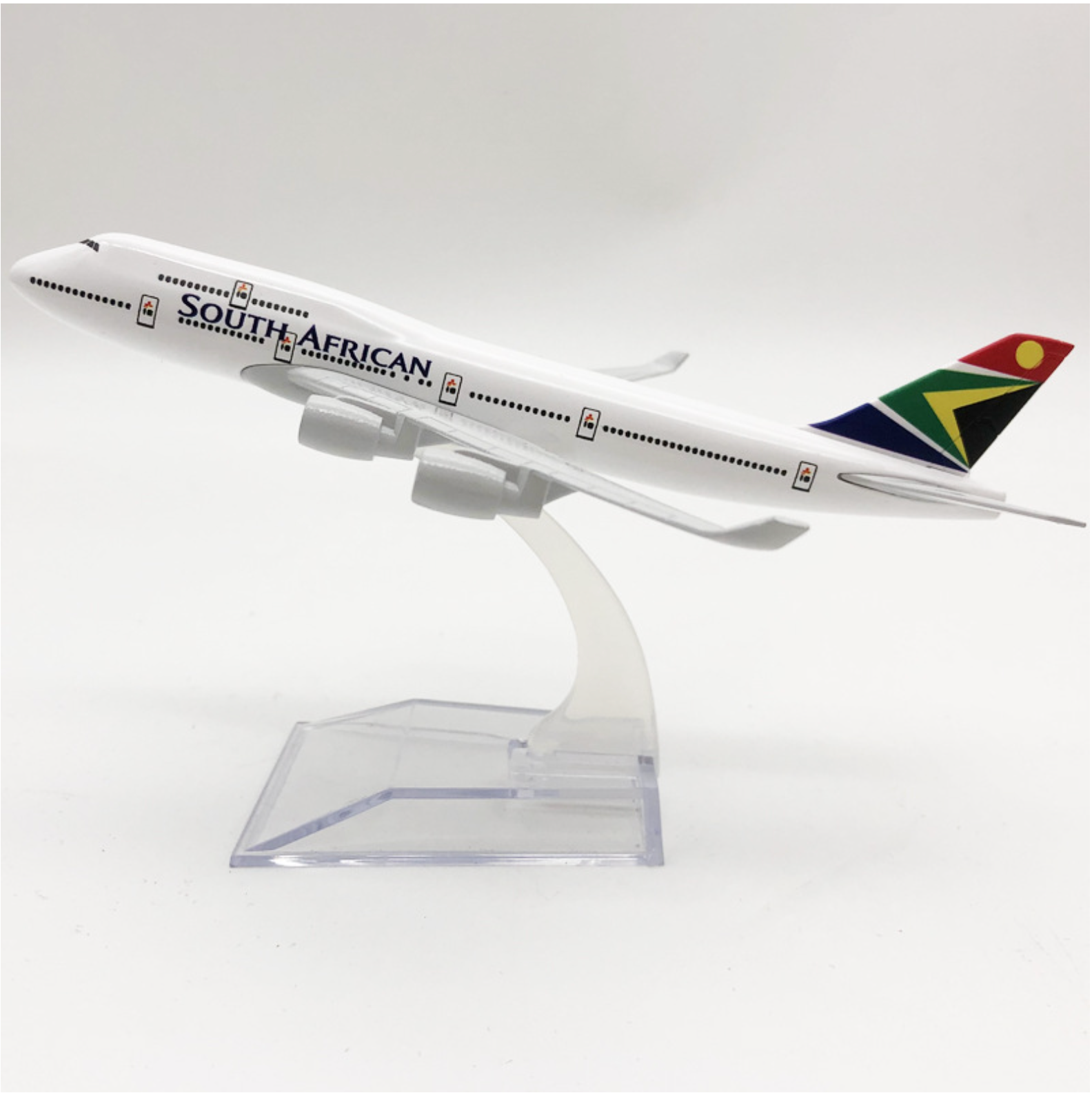 Модель самолета South African Airways Boeing 747 Remove, металл, масштаб 1:400