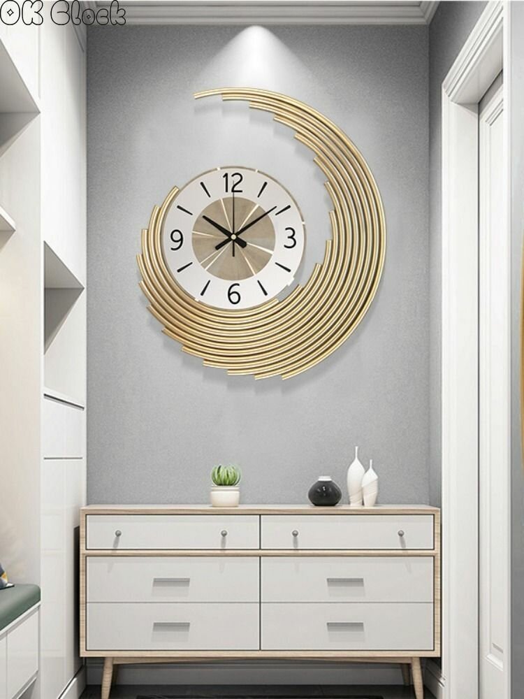 Настенные часы в стиле арт-деко