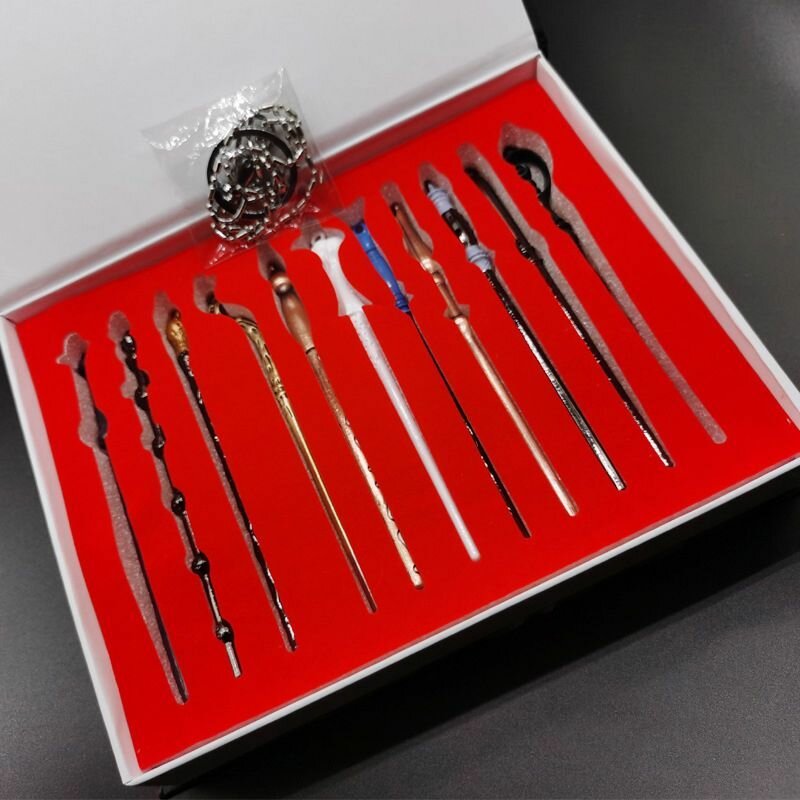 Подарочный набор Гарри Поттер. Модель волшебной палочки. ожерелье. Кулон. Брелок. 11 шт.