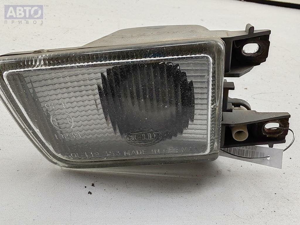 Фара противотуманная левая Volkswagen Golf-3