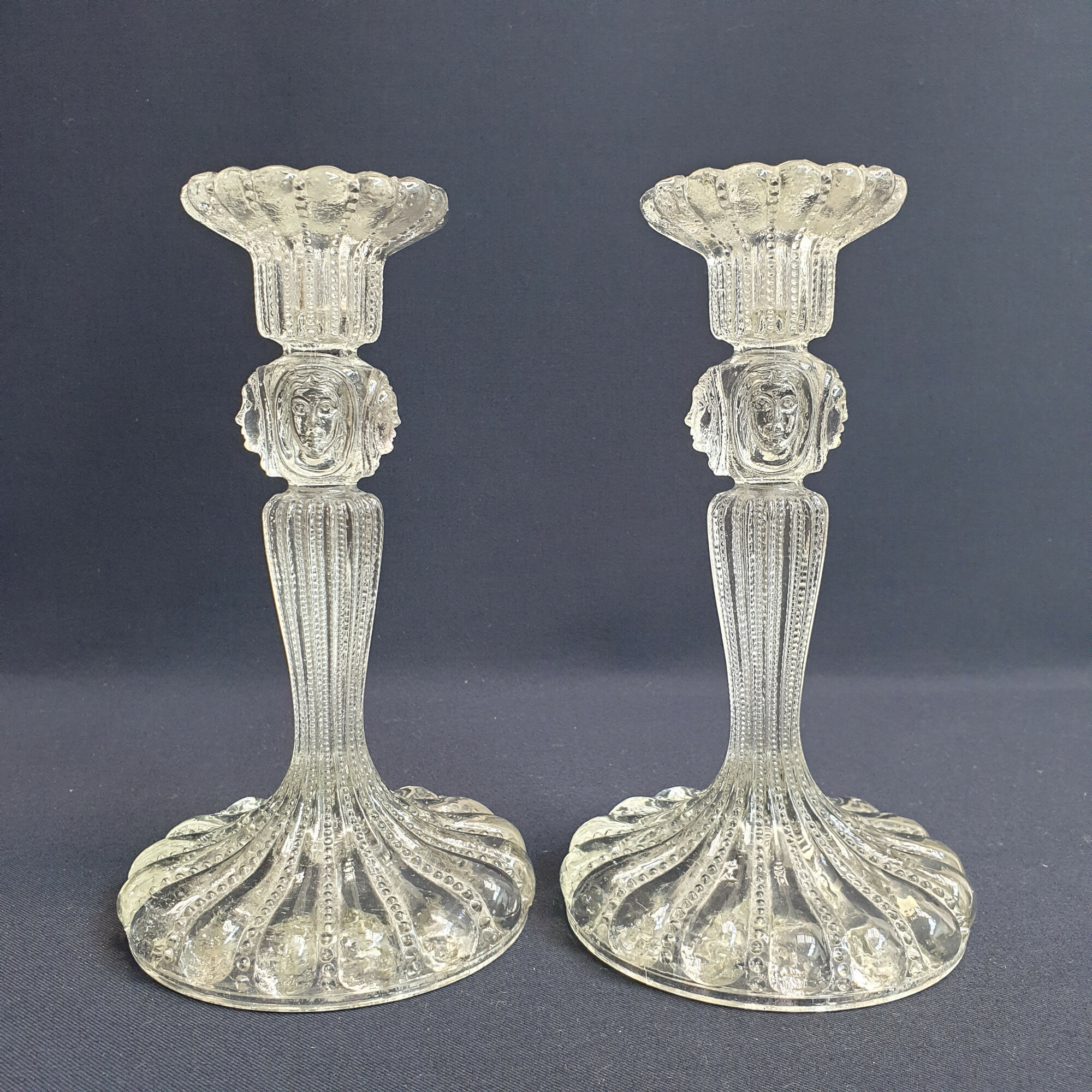 Антикварные парные подсвечники, хрусталь 19 века, есть дефект, 19 см.
