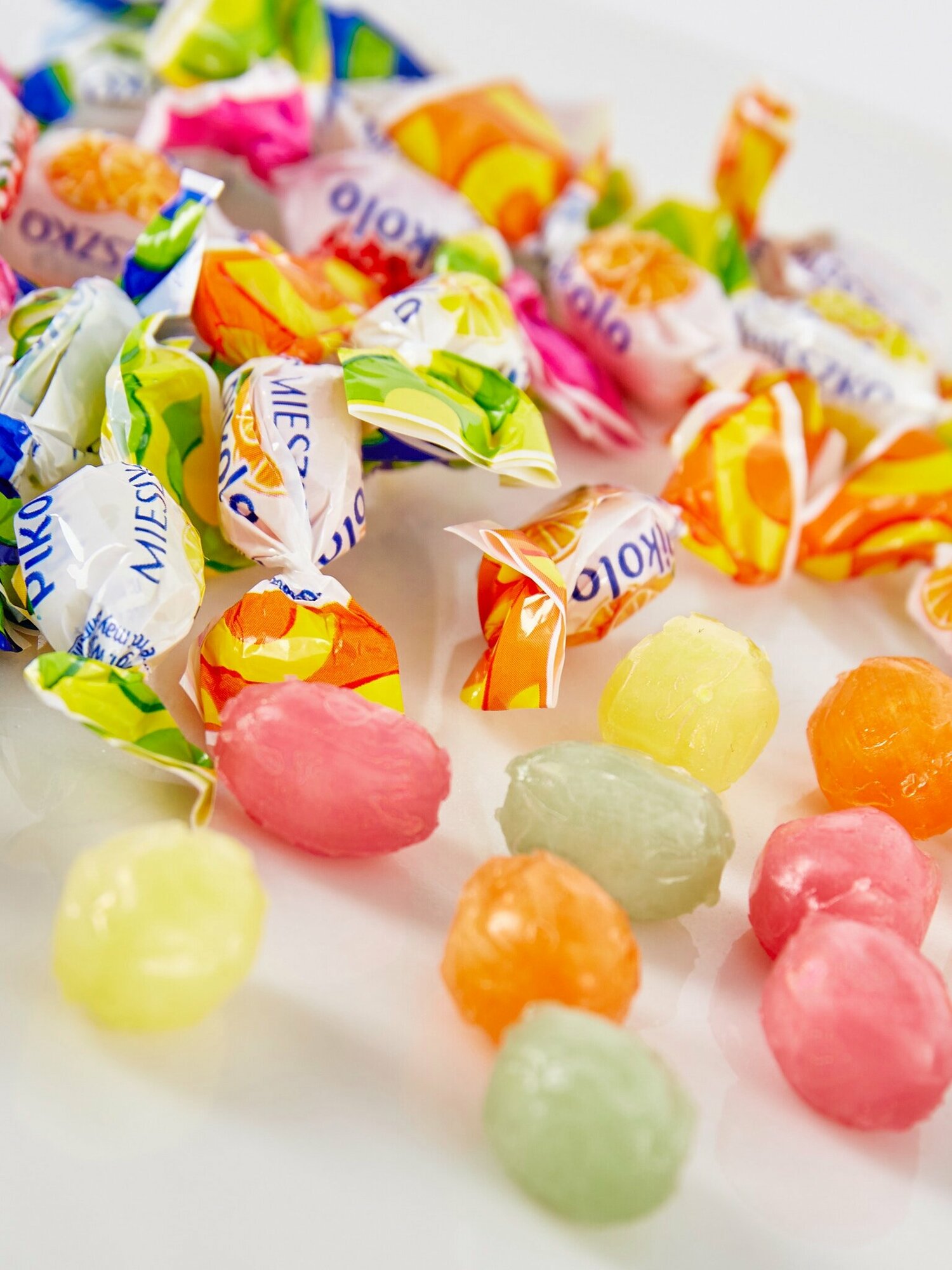 Карамель леденцовая MIESZKO "Пиколо", фруктовая со вкусом малины, апельсина, яблока и лимона 2,5кг/ Польша