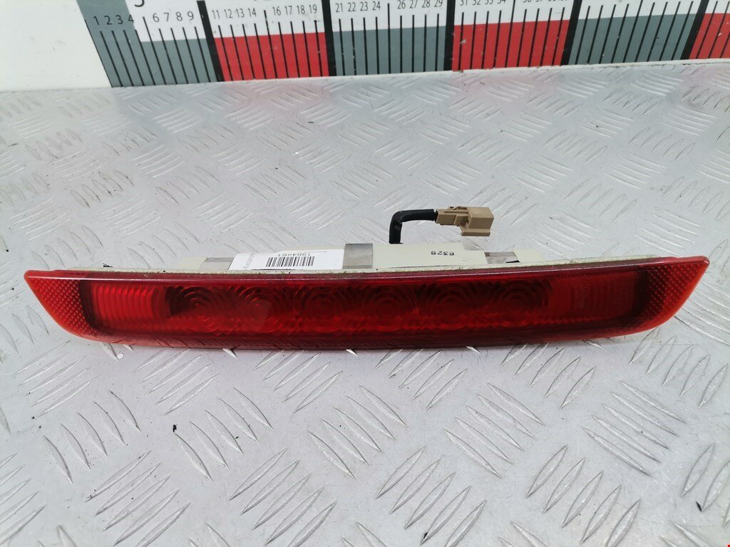 Фонарь дополнительный тормозной (стоп-сигнал) Renault Koleos 26590JY00A арт. 1964461