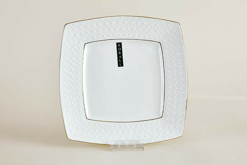 Тарелка плоская 165 мм Снежная королева квадратная Коралл 749152