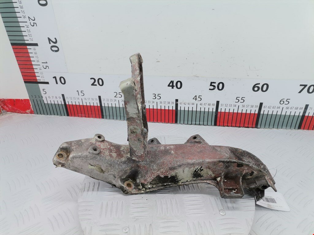 Кронштейн (крепление лапа) двигателя BMW 3-Series (E36) 11811137015 арт. 1696256