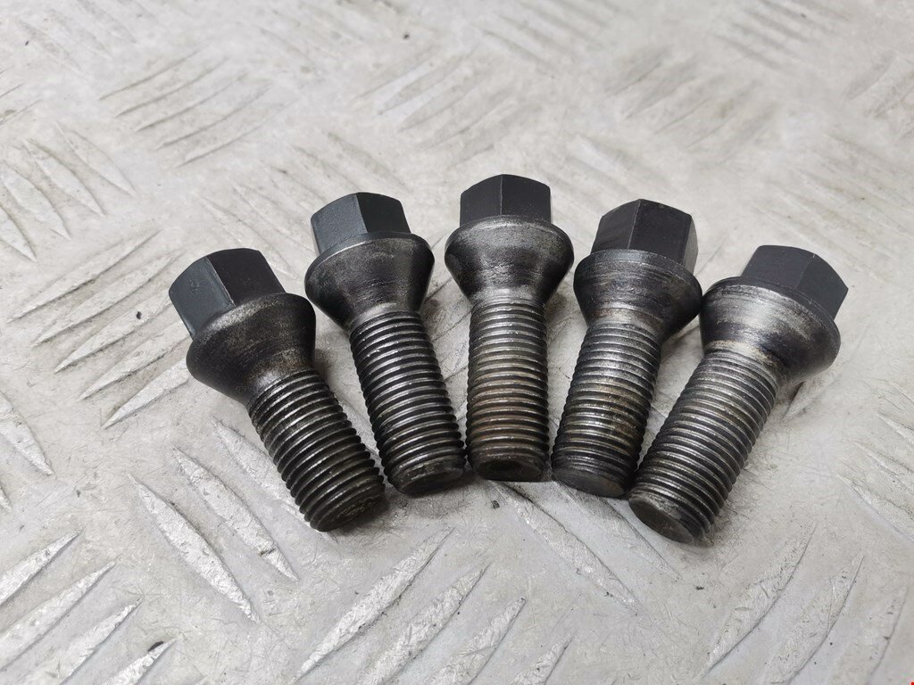 Болт колесный Alfa Romeo 159 (939) WHT001812 арт. 2038768