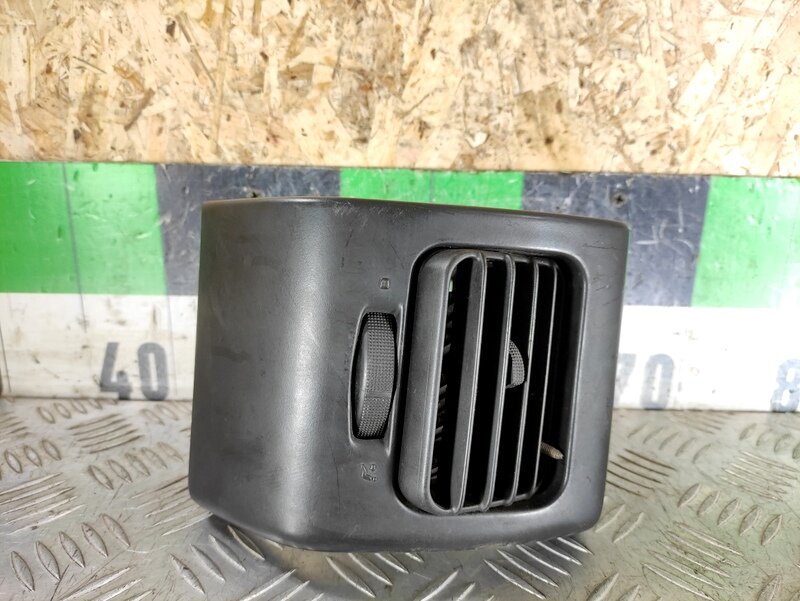 Дефлектор воздушный VOLKSWAGEN Golf 3 1H6819704