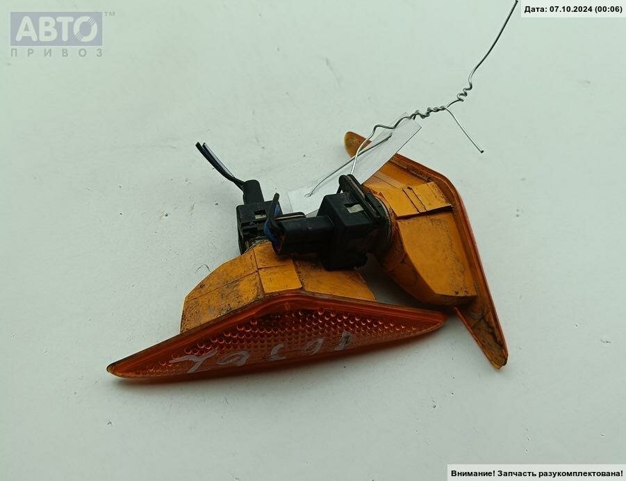 Повторитель поворота правый Ford Focus 1 (1998-2005)