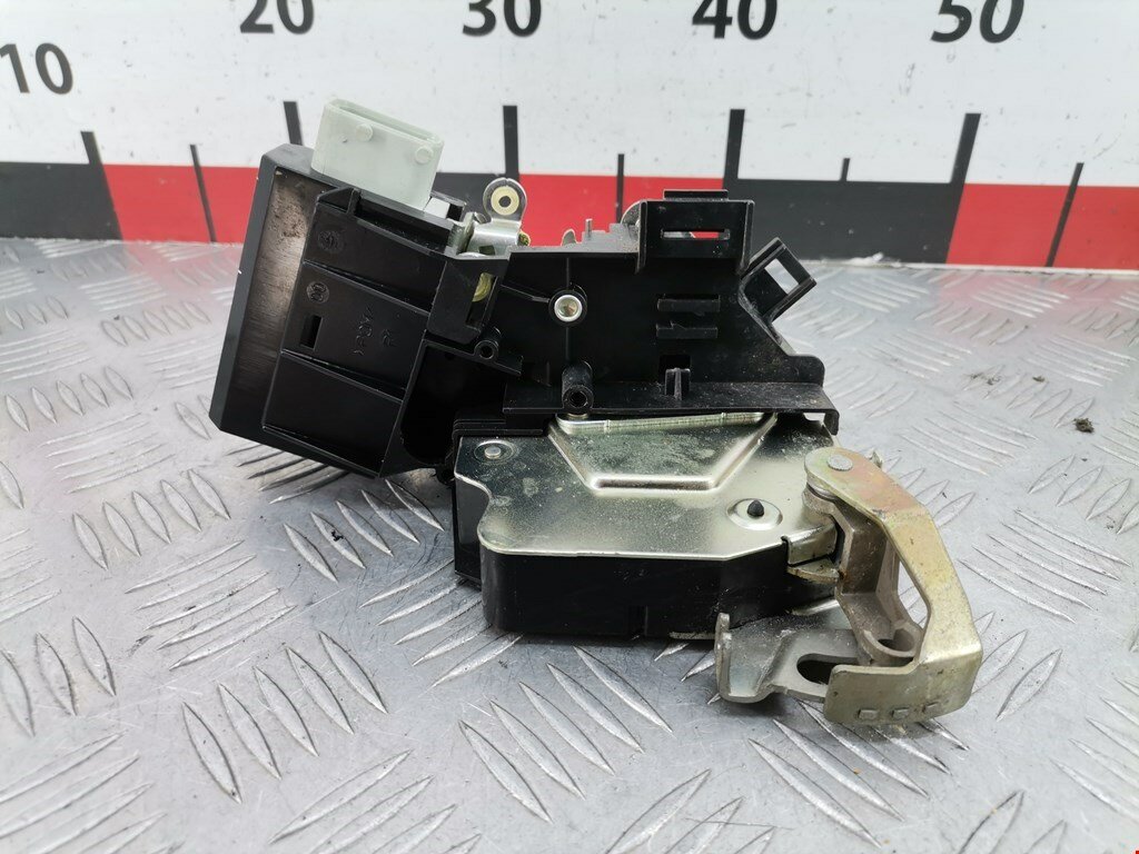 Замок двери передней правой BMW 5-Series (E39) 51218235104 арт. 1859189