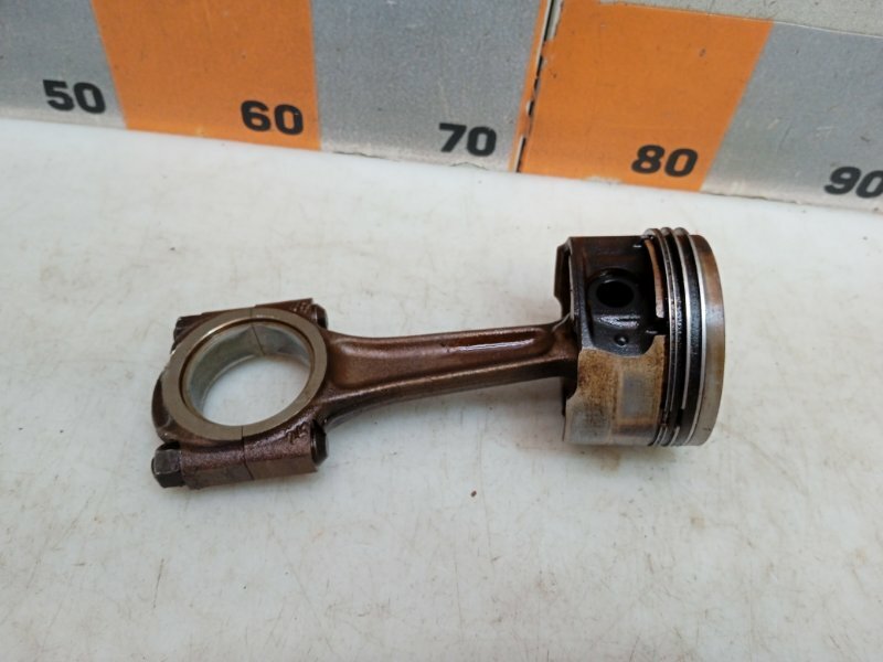 Б/У 1.6 NFU, Ситроен Ц3 Поршень с шатуном Citroen C3 2003 FC 334680 Peugeot-Citroen арт. 0628N0, 060386