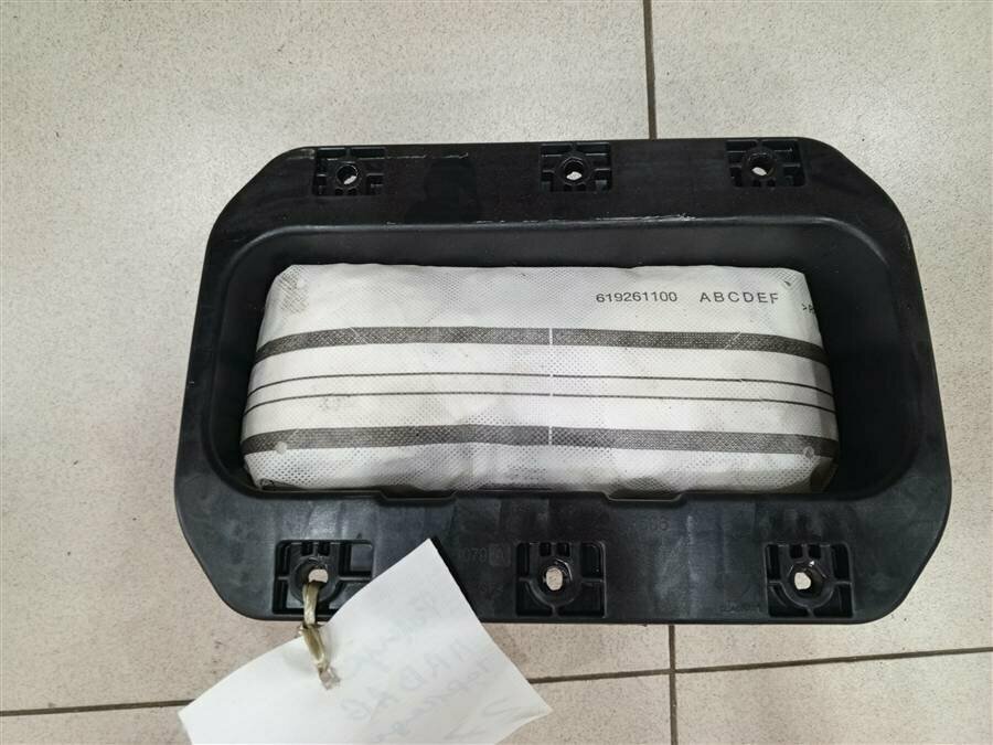 Подушка безопасности пассажирская в торпедо от Ford Focus 3 2011-2018