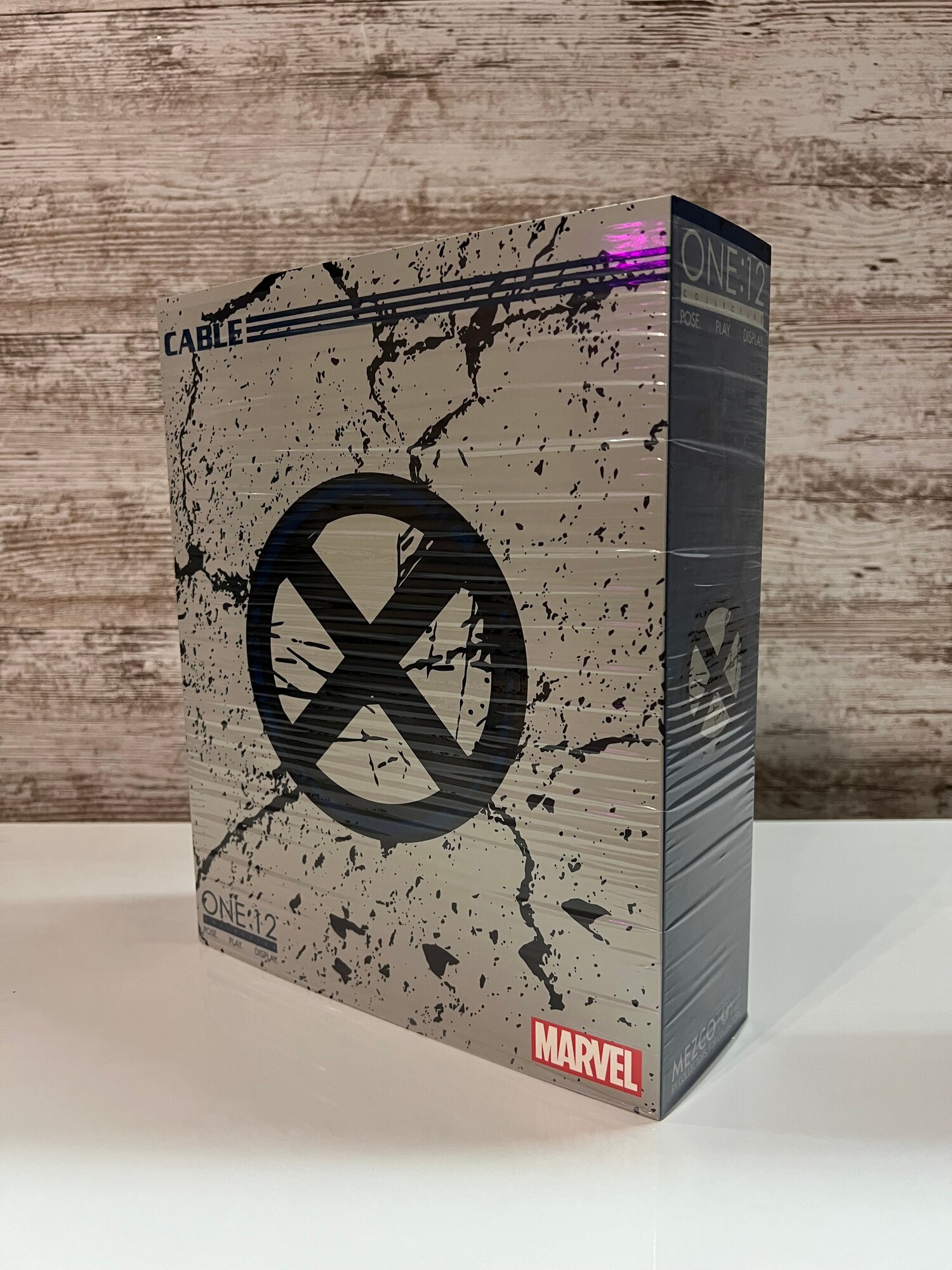 Фигурка Кейбл Cable от Mezco — фото 1