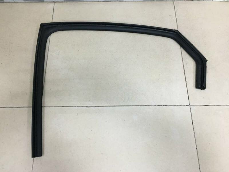Уплотнитель стекла двери Hyundai Elantra CN7 2020 кат.номер: 83530AA001
