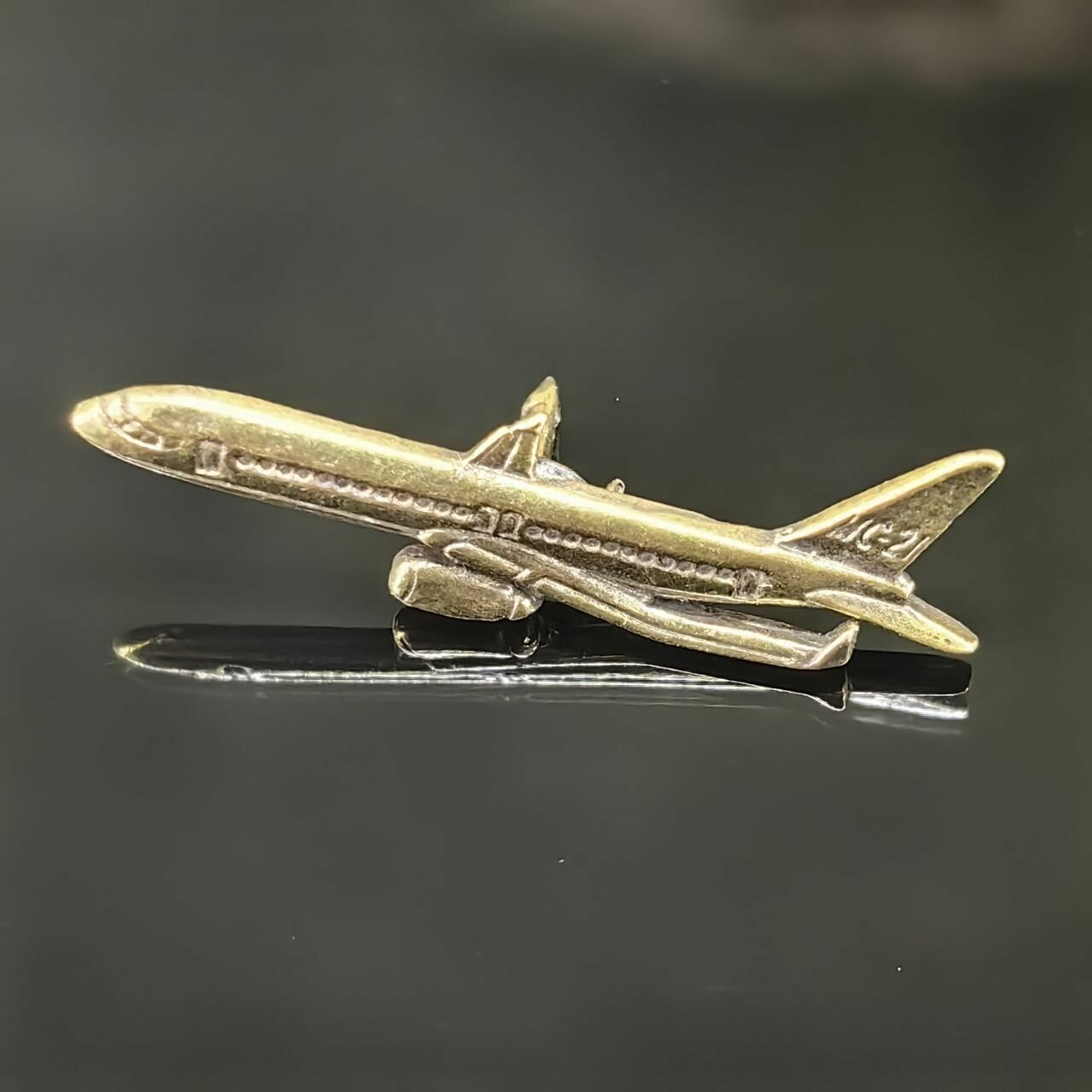 Знак фрачный самолет