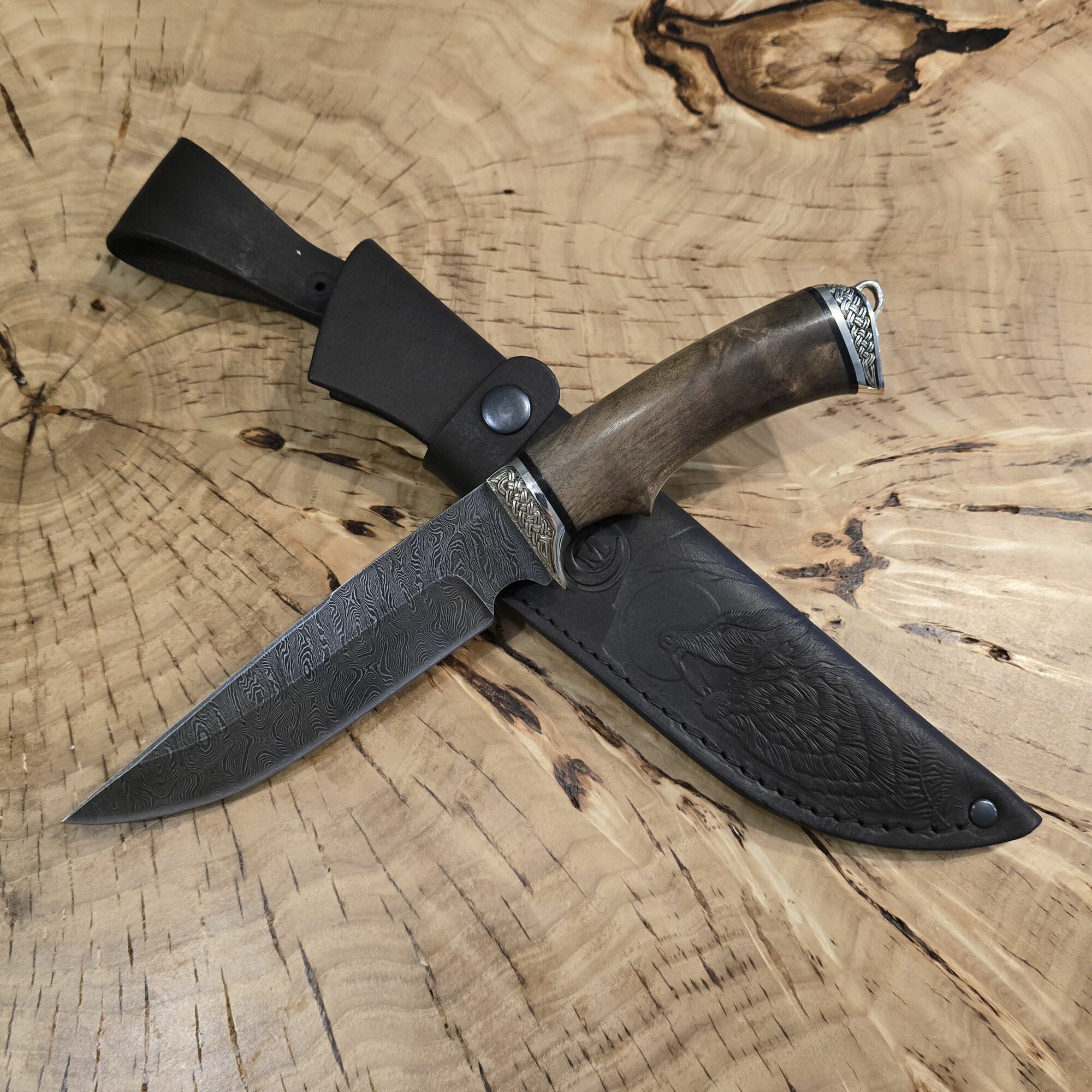 Нож Легионер, дамасская сталь, ореховый кап, литье, Мастерская Семина